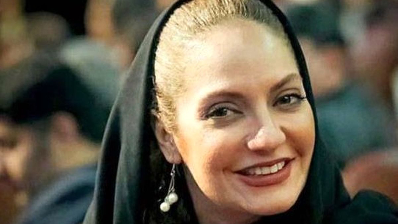 جدیدترین عکس ها از مهناز افشار در خارج با حجابی عجیب روزنو